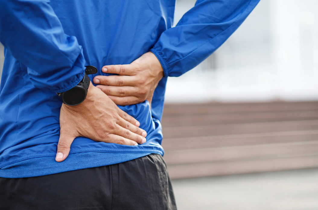 Courbatures du dos, les causes et méthodes pour les traiter - Posture Zen